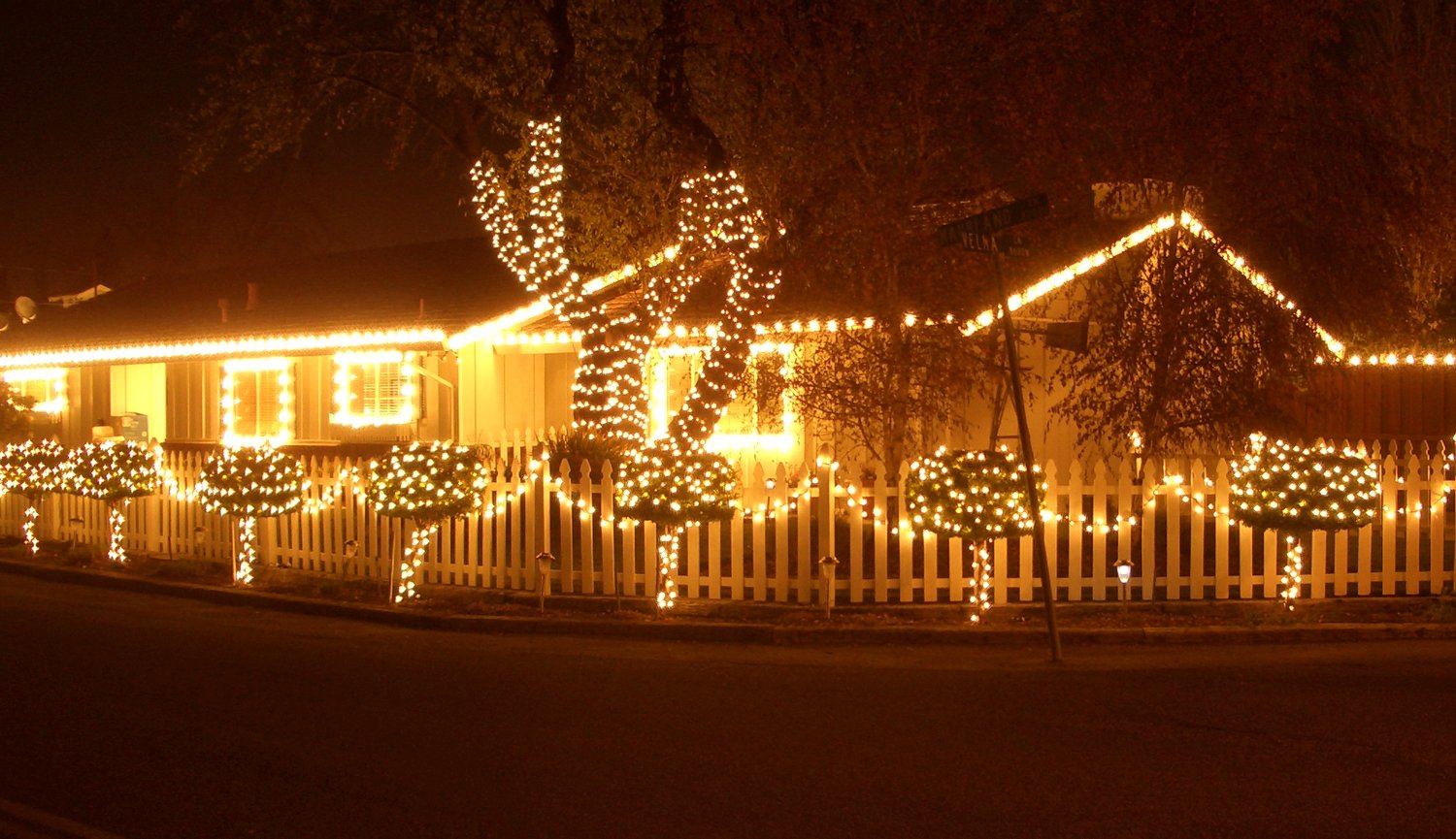 HOLIDAYS - K & T Lights