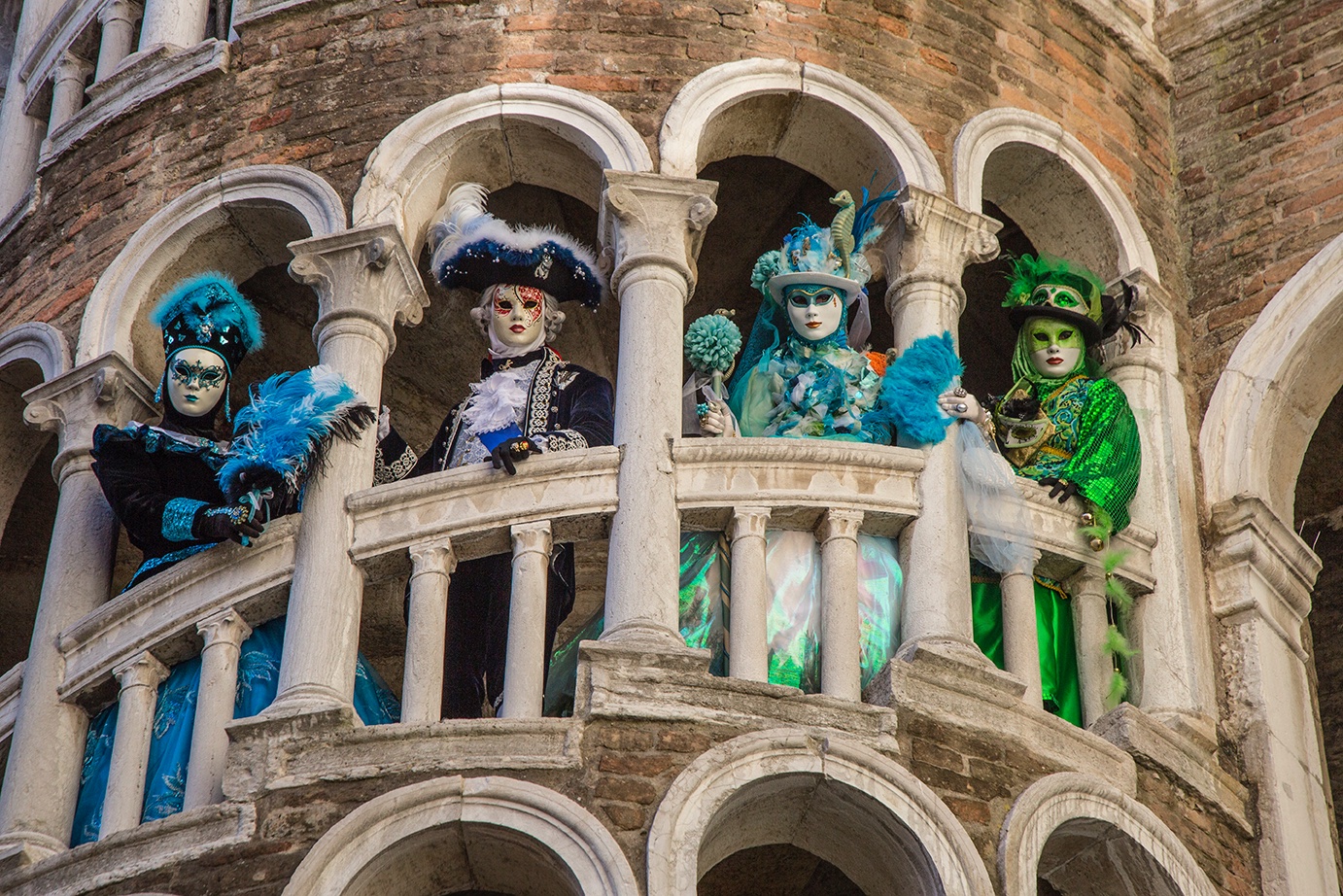 Upward angles and DOF - Jim Zuckerman photography & photo tours