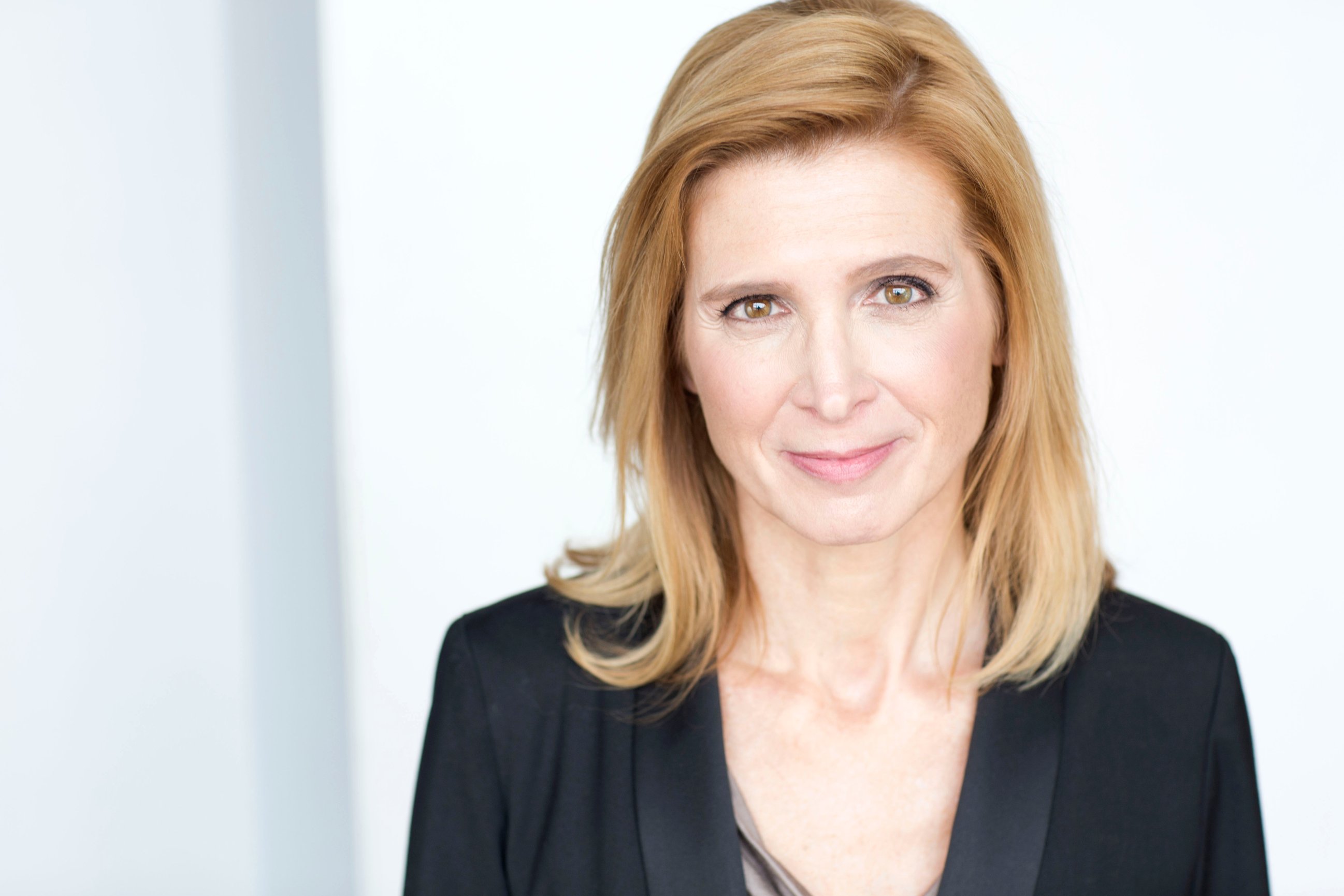 PROFESSIONALS + CORPORATE HEADSHOTS - Popio Stumpf Photography