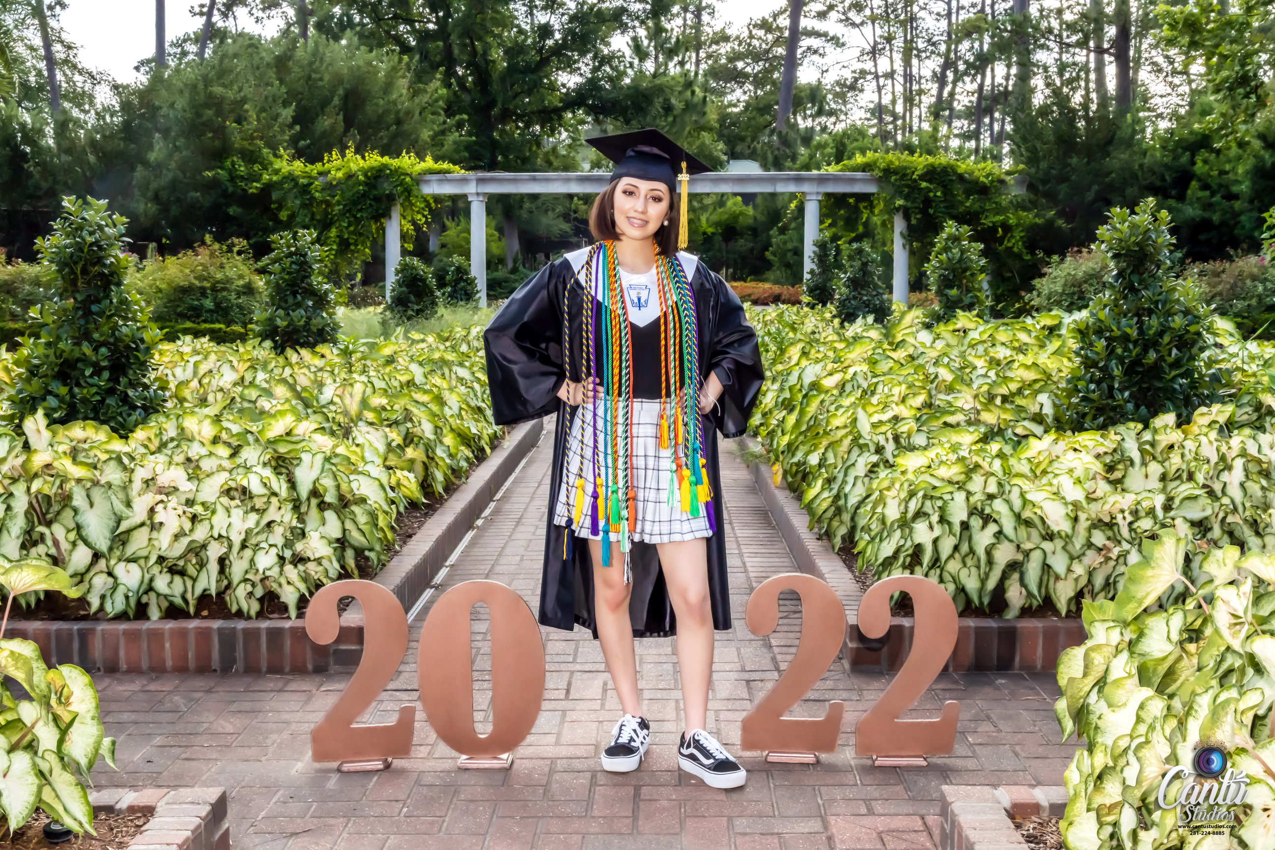 Graduation Portraits - cantu's photography