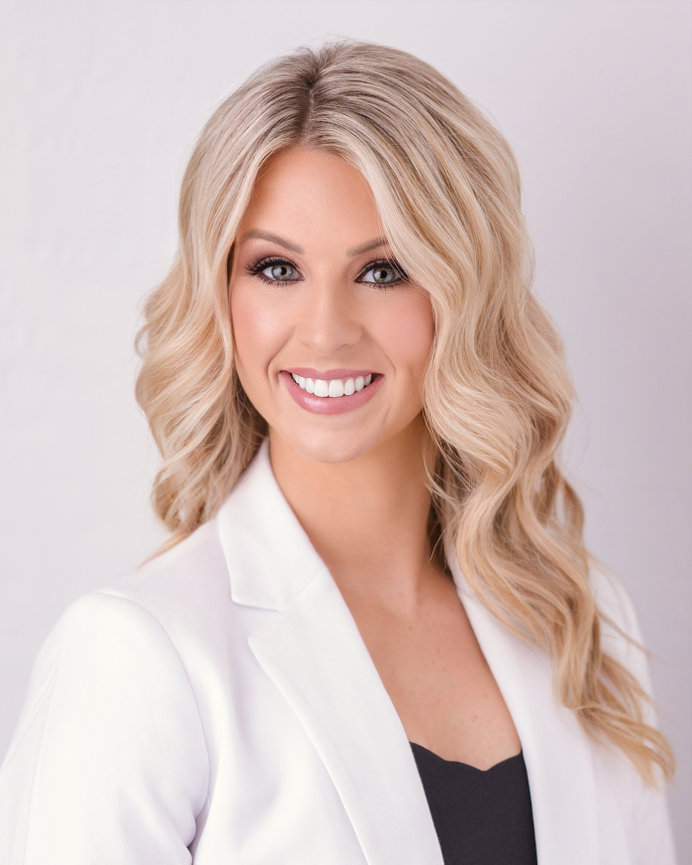 PROFESSIONAL HEADSHOTS - Carly Fogleman