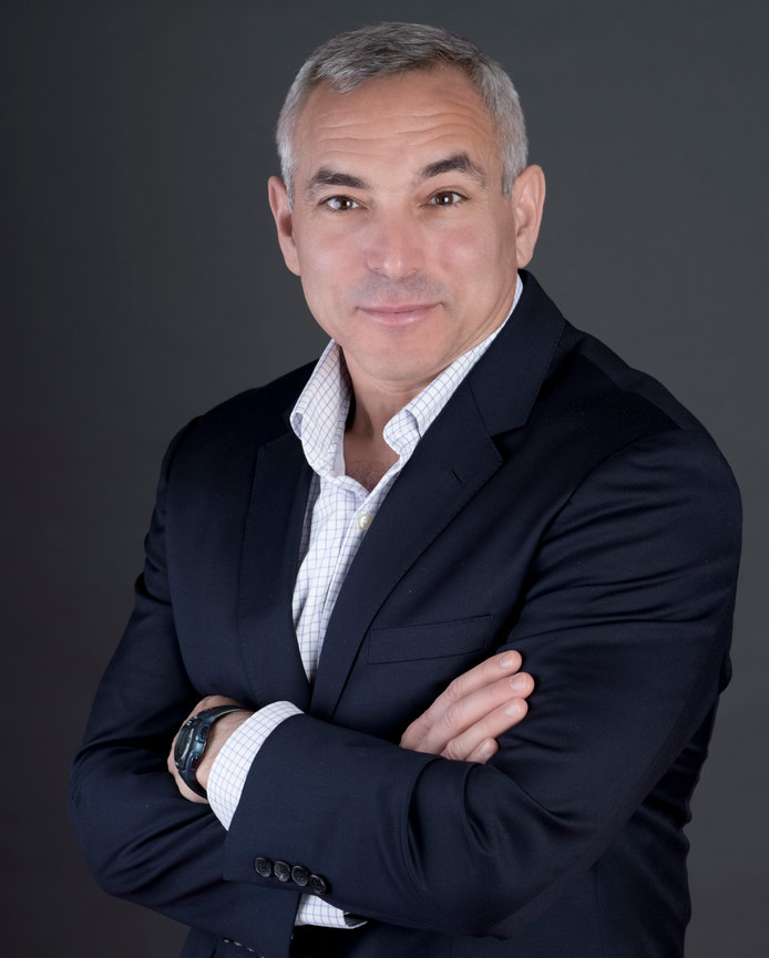 Rockville, MD Headshots and Branding Photographer - Erica Land