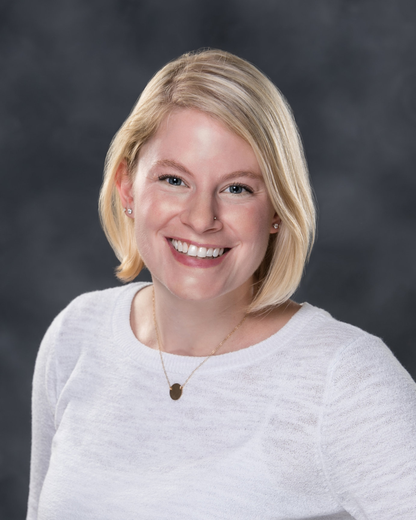 SENIORS / HEADSHOTS - Marisa Marie Photography