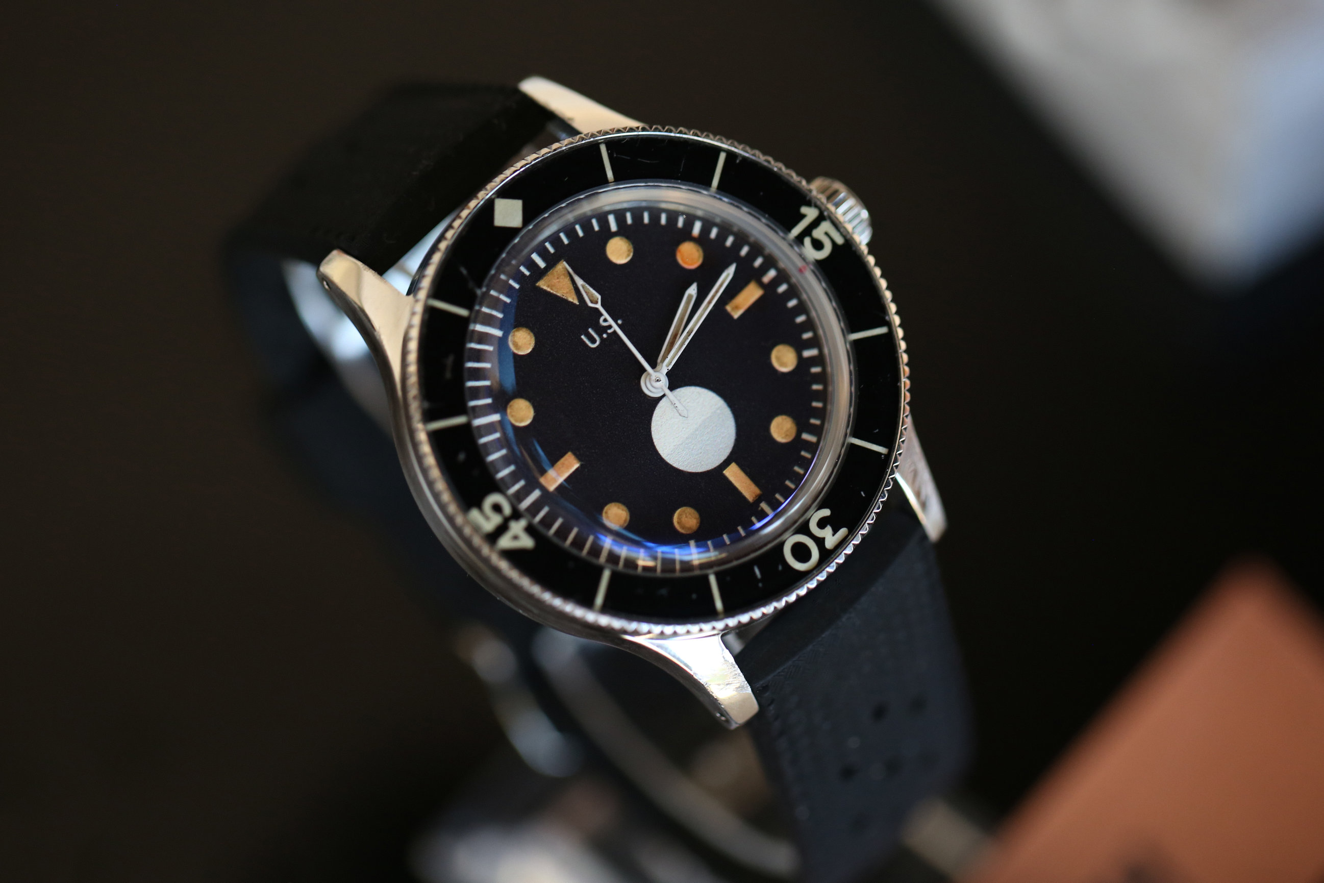Black Fish - Vintage Inspired Dive Watch