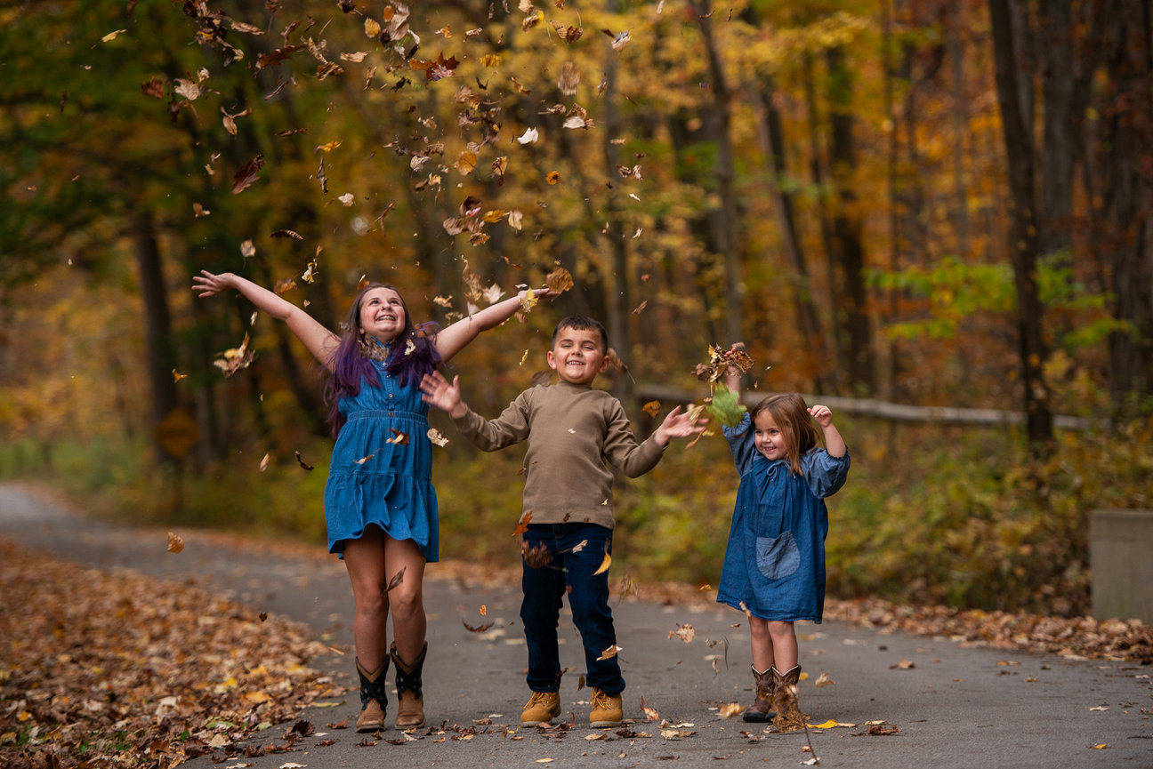 Steve & Kayla’s Family Photos at Moraine - Elaina Eppinger Photography