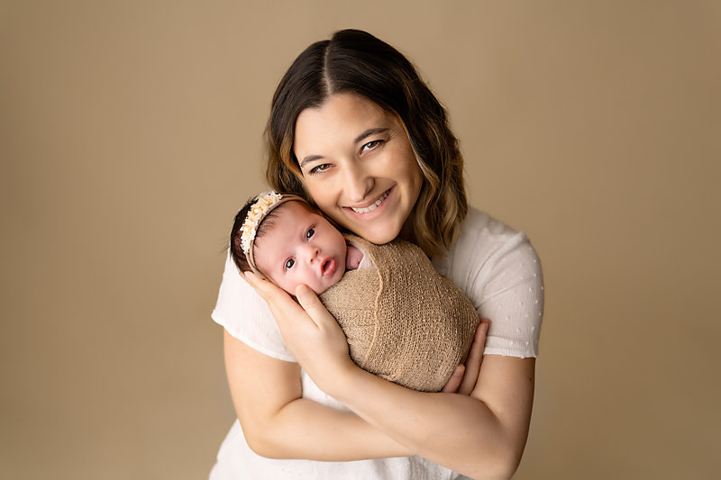 How I pose a wild awake older baby for newborn photoshoot, HOW TO GET ...