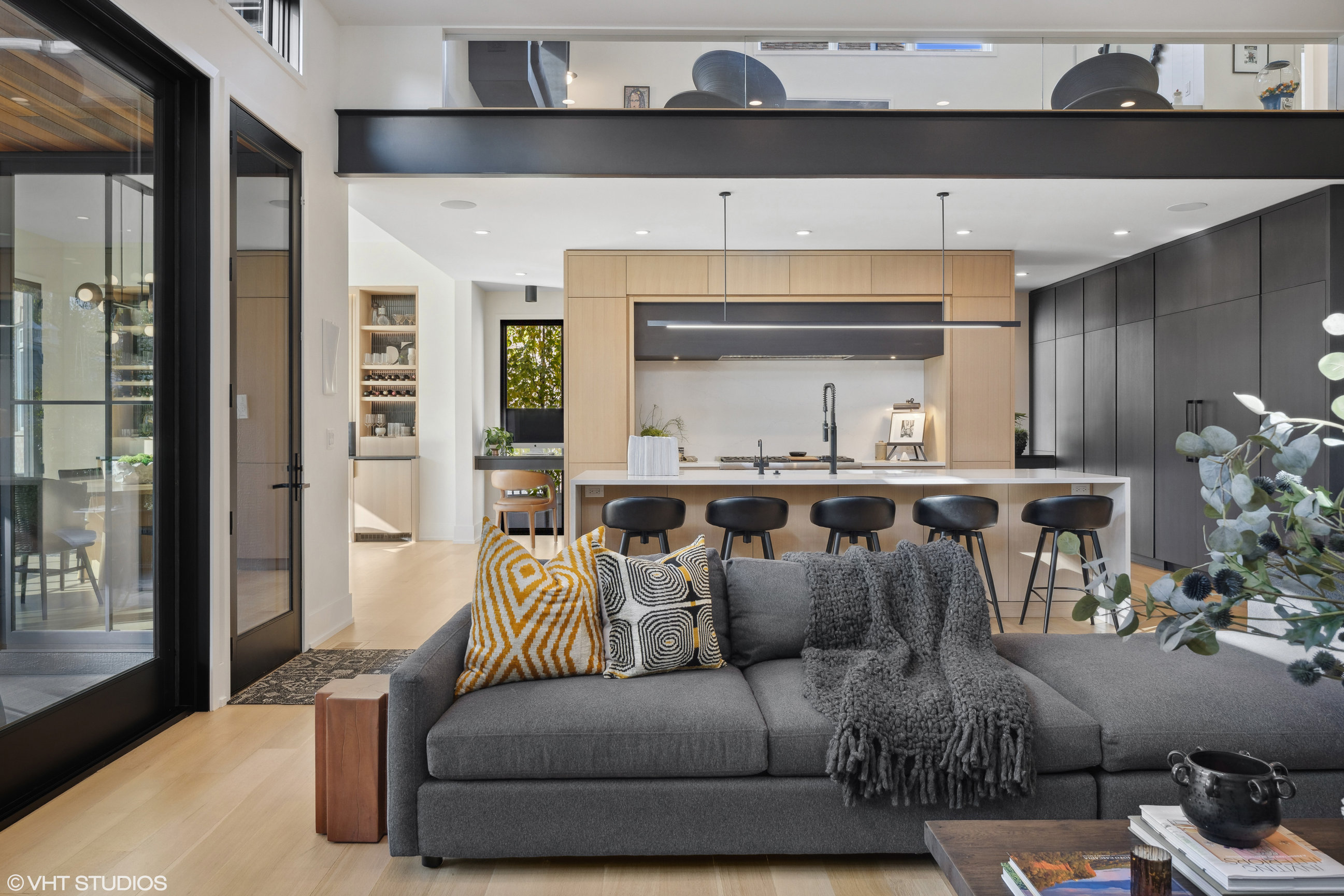 Chicago Real Estate & Headshot Photographer | Martina Magnusson