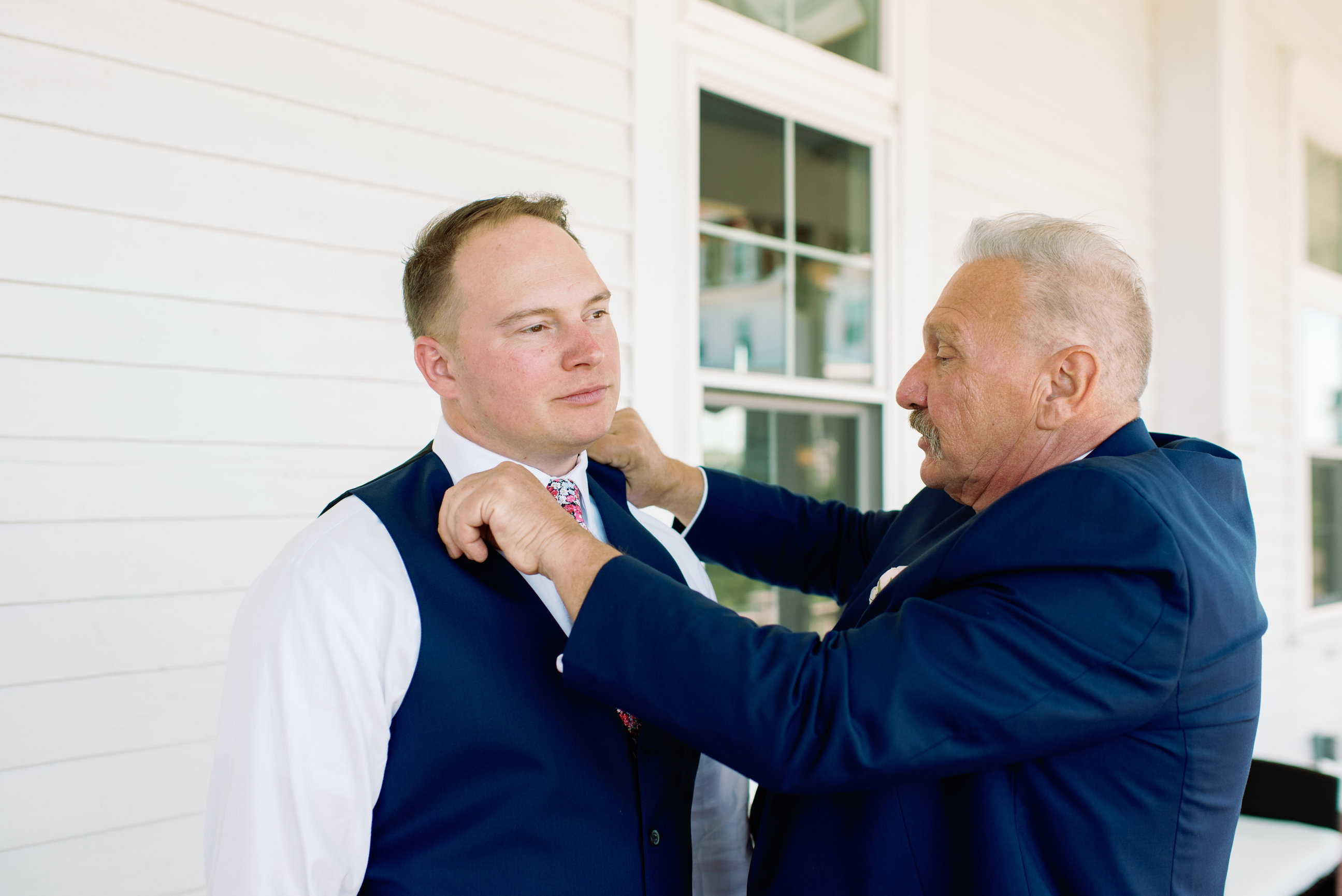 Jaclyn + Robert / Spring House Block Island - Ludwig Photography
