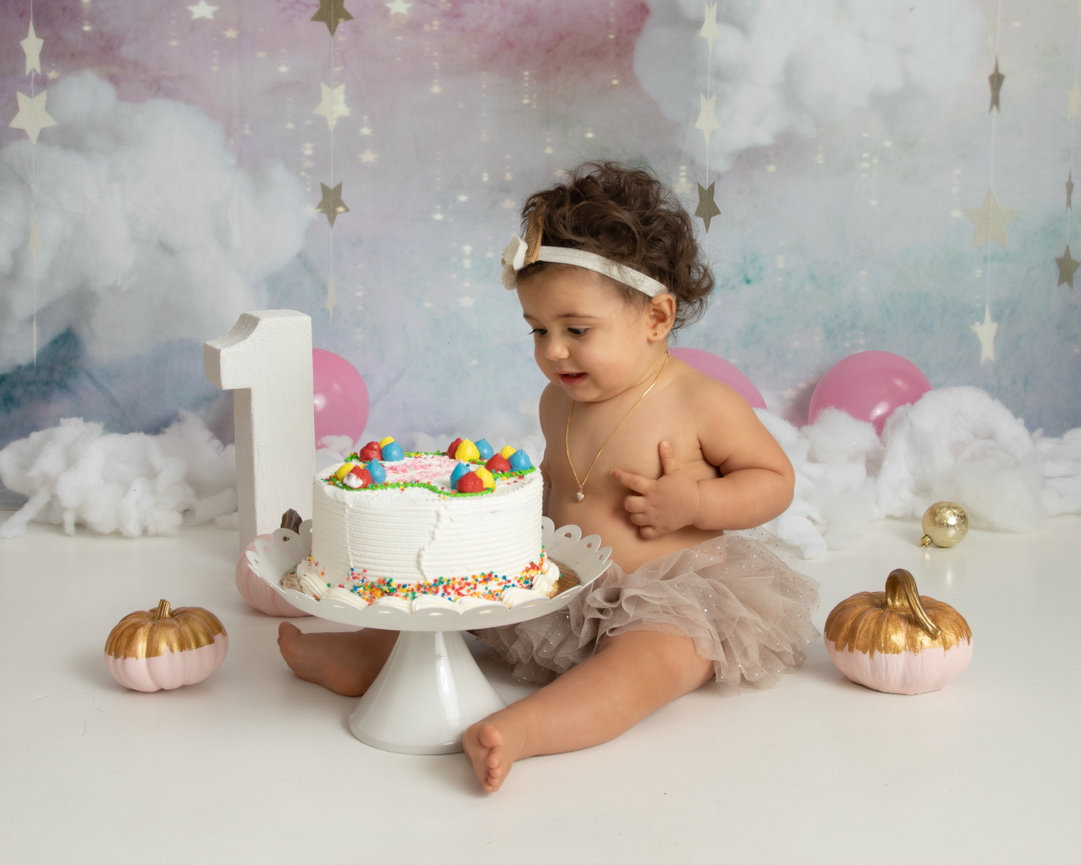1 YR CAKE SMASH - Nickolson's Portrait Studio