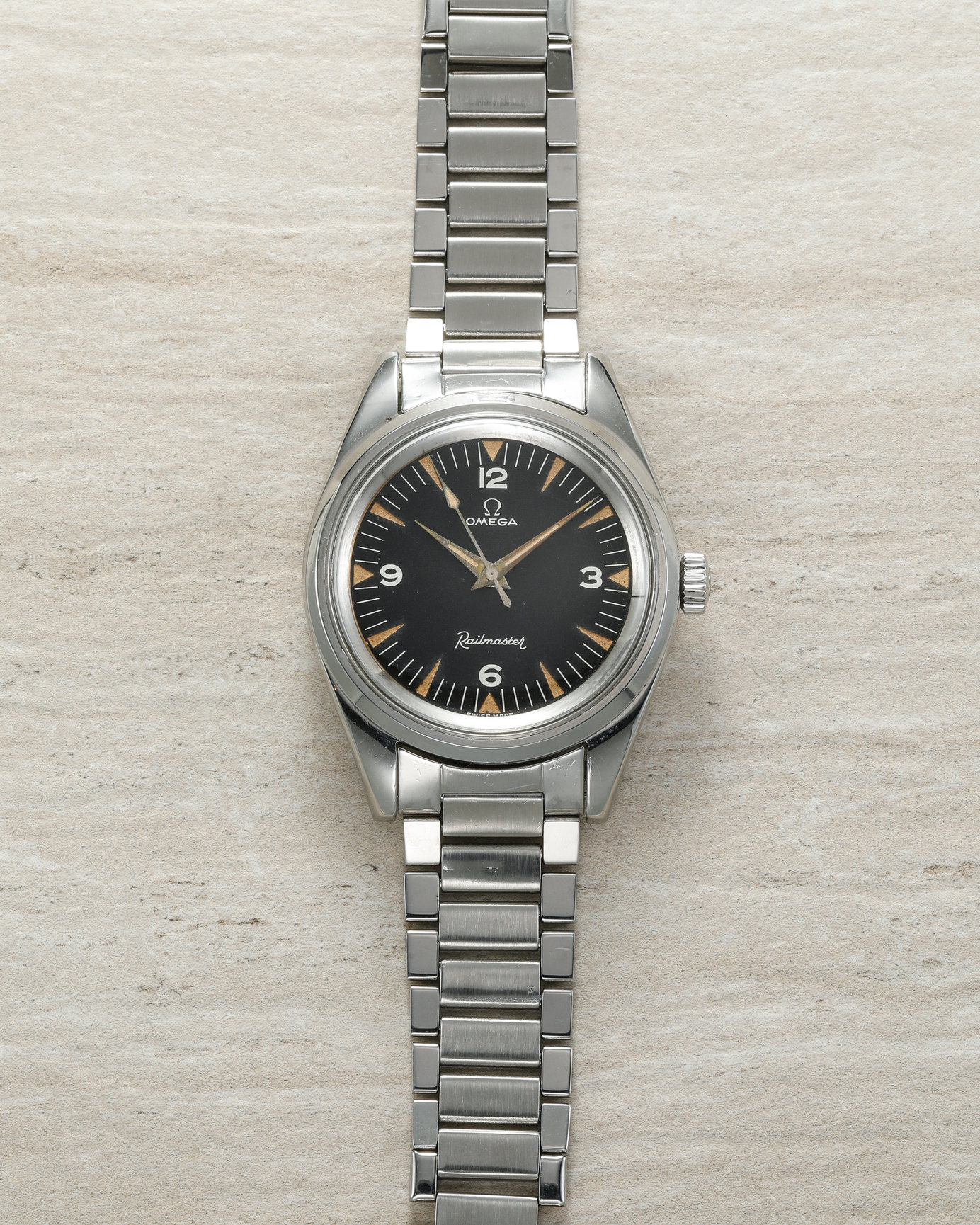 Omega Railmaster 135.004-63 Dauphine 1964 - Roy & Sacha Davidoff SA