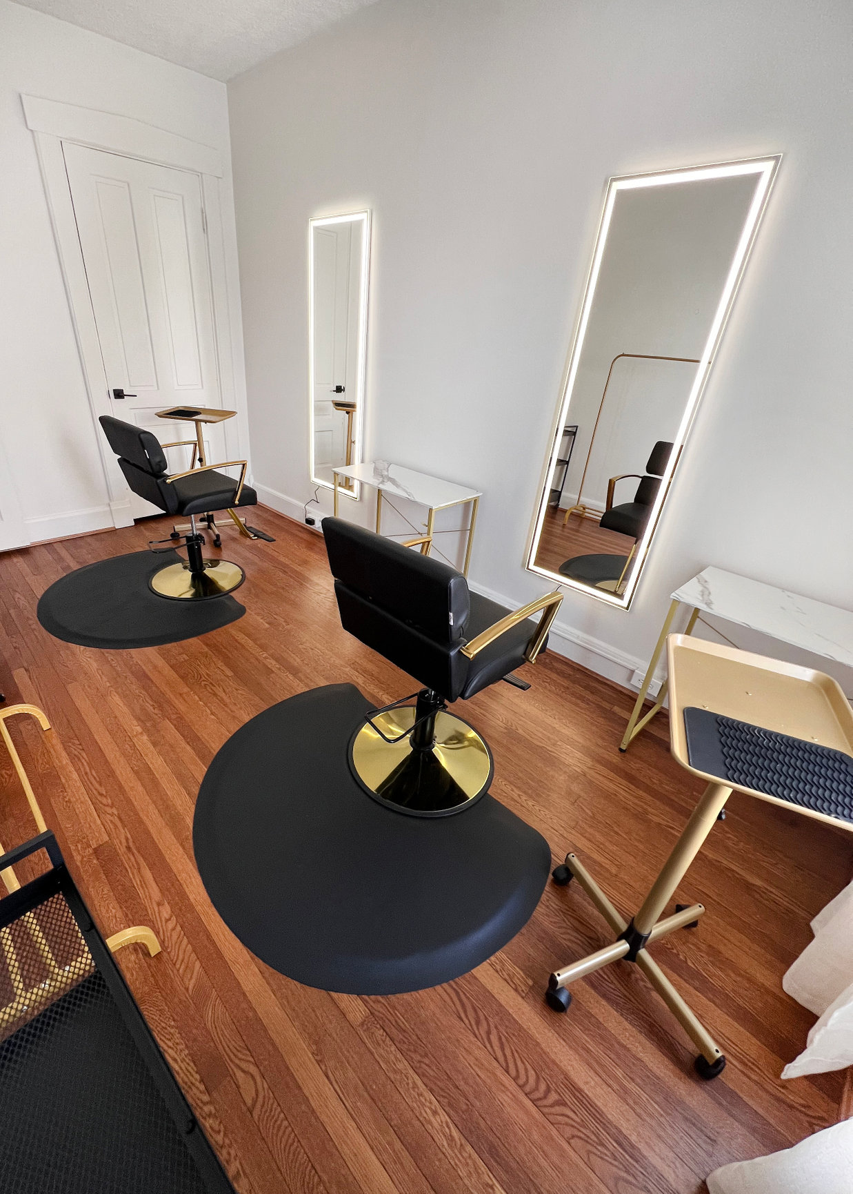 Glamour & Glow - Second & Main Studios