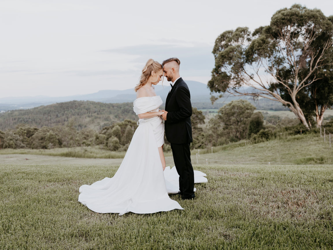 HOME - Sarah Bradford