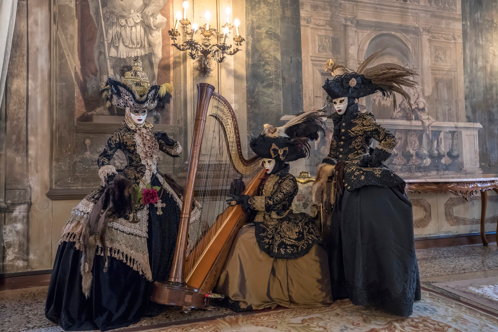 Costumed models in Venice - Jim Zuckerman photography & photo tours