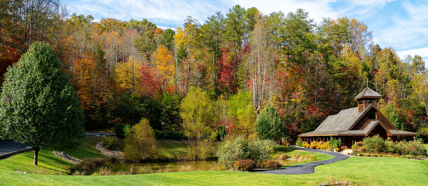 Home - Gatlinburg's Little Log Wedding Chapel