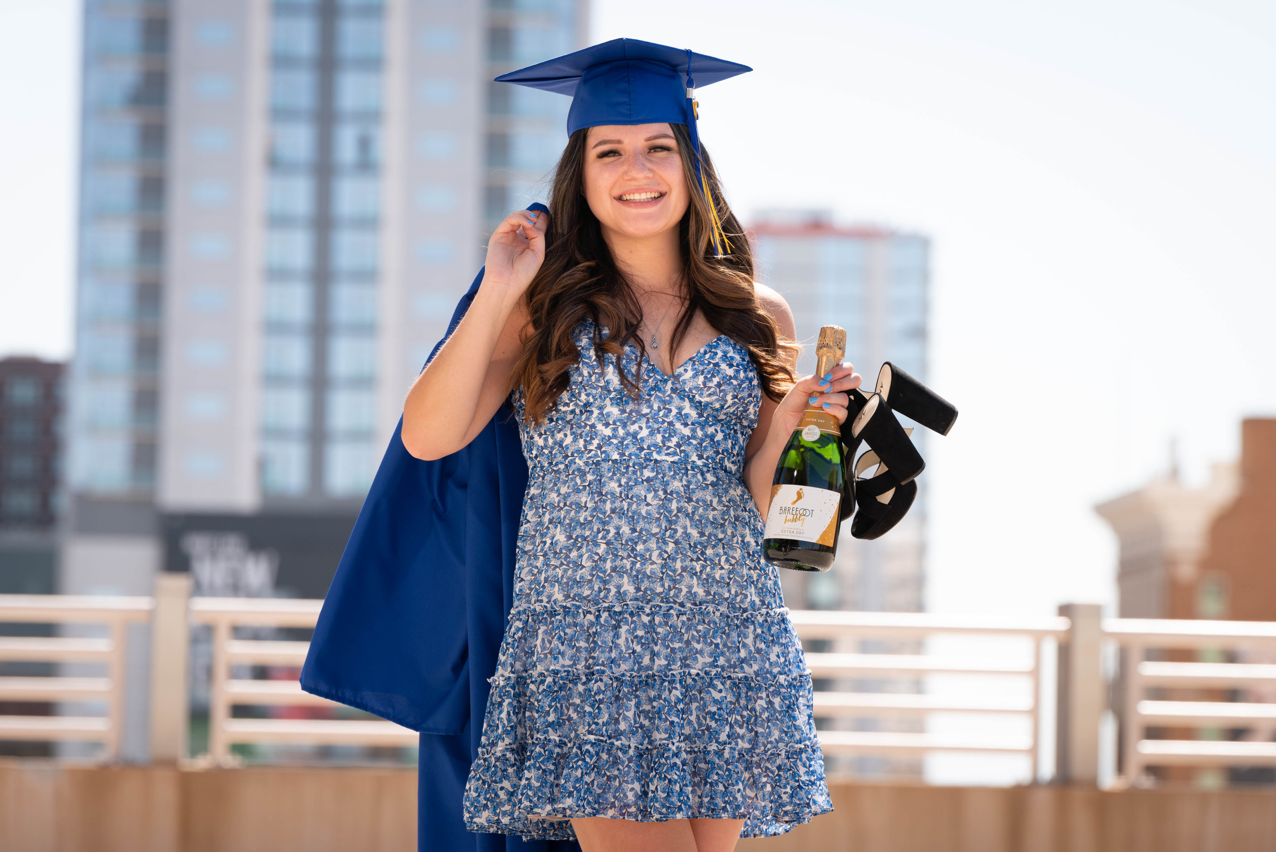5 Ways to Pose More Naturally for Your Senior Photos - Picture Lady ...