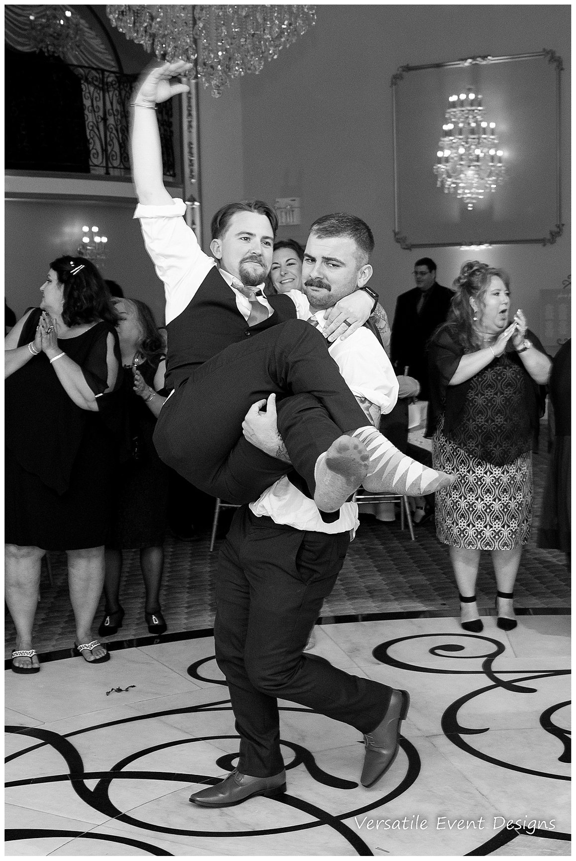 Professional DJ Services Can Make Or Break The Party: Here’s How!