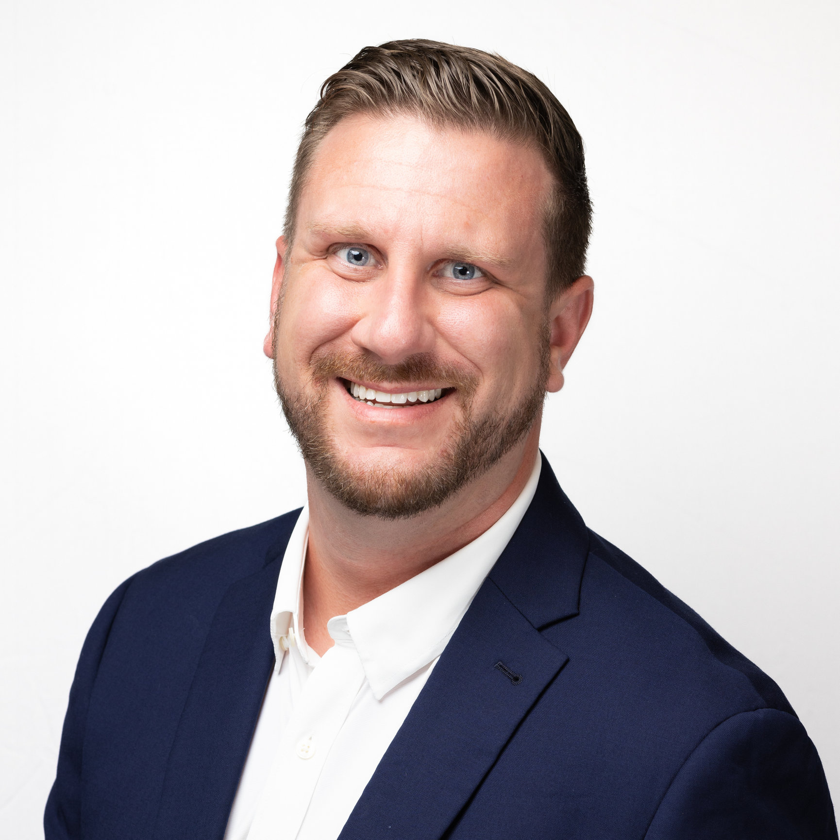 3 Tips to Help with Your Headshots - Lisa V. Leach Photography