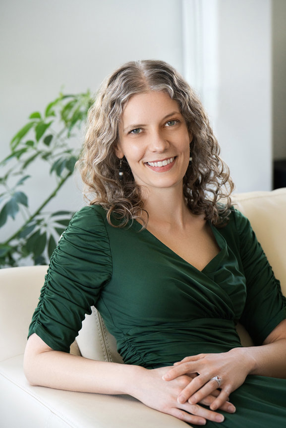 HEADSHOT SPECIAL - Your Authentic Reflections with Elizabeth Peak