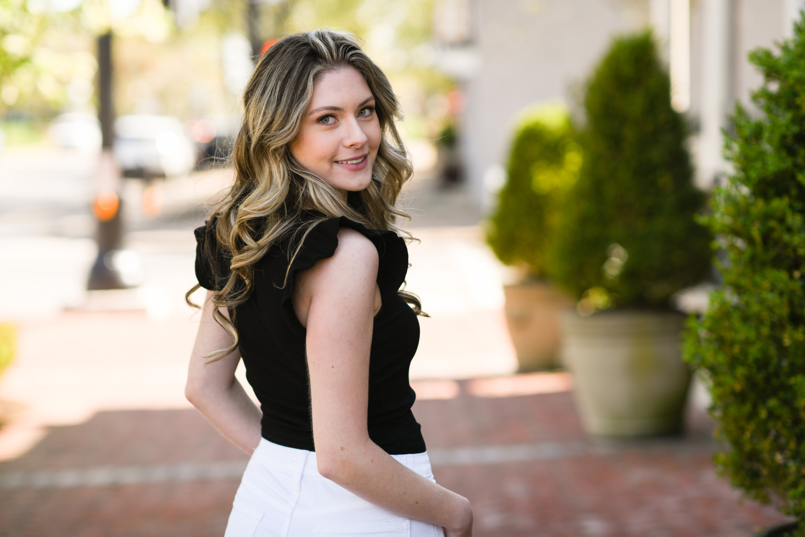 Quaint Urban Senior Shoot with Alayna in Downtown Worthington Ohio